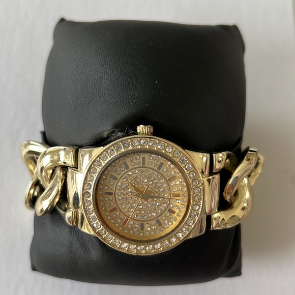 Wet Seal | Accessories | Wet Seal New Chunky Gold Watch Crystal Covered ...